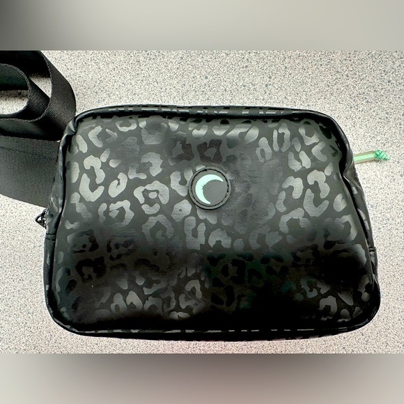 ZYIA | Bags | Zyia Black Leopard Crossbody Bag | Poshmark